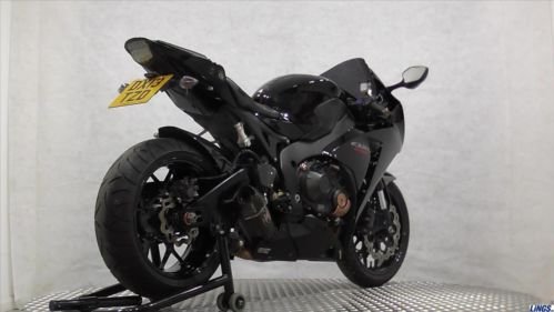 Honda CBR1000RR-C Yoshimura R77 Exhaust Black