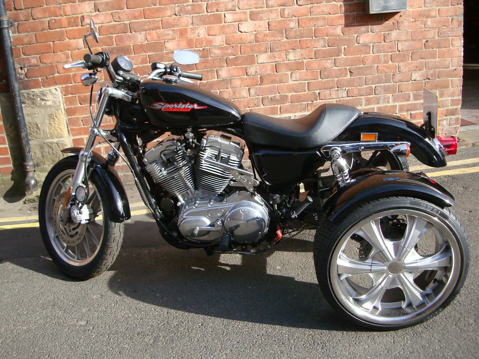 Superb glossy black Harley-Davidson XLH 883 Trike