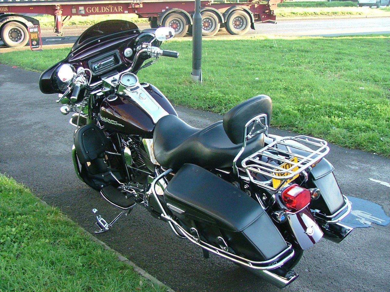 Harley-Davidson FLHRSI Road King Custom with detachable batwing fairing