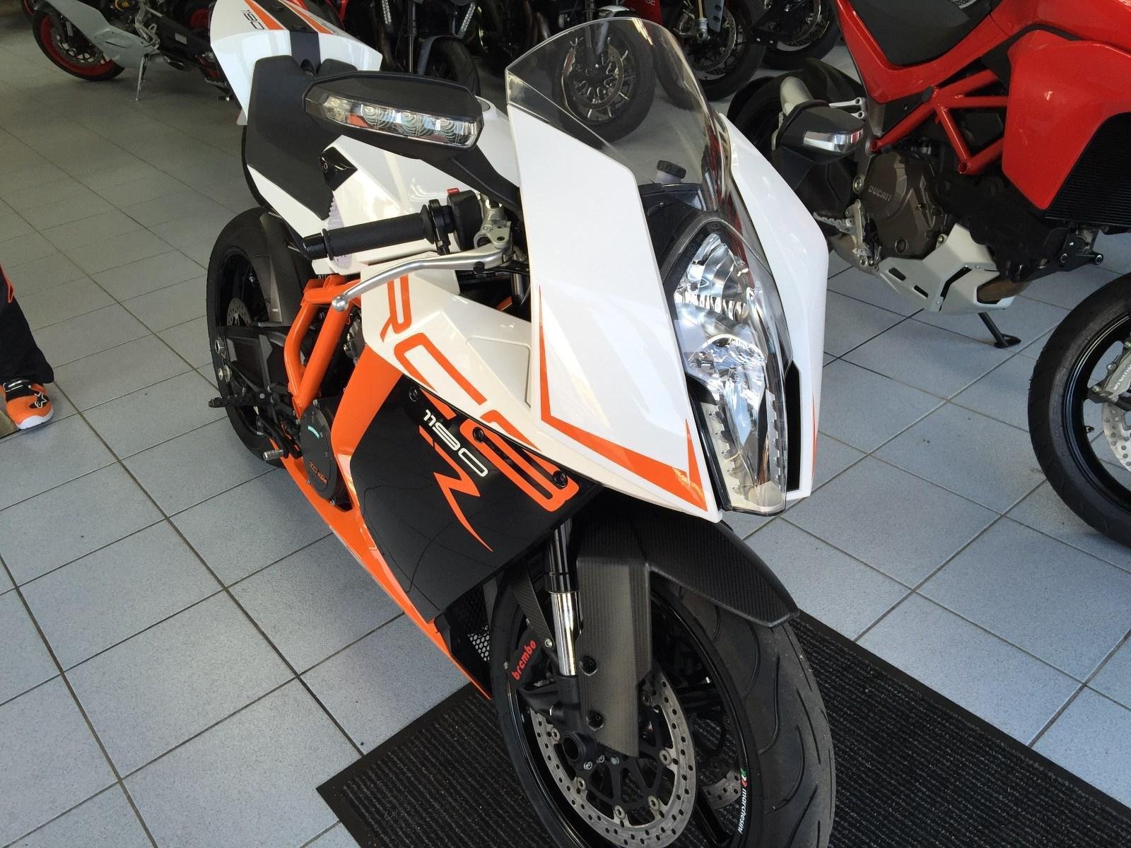 KTM 1190 RC8R Sports motorcycle, Full Akrapovic, carbon fibre