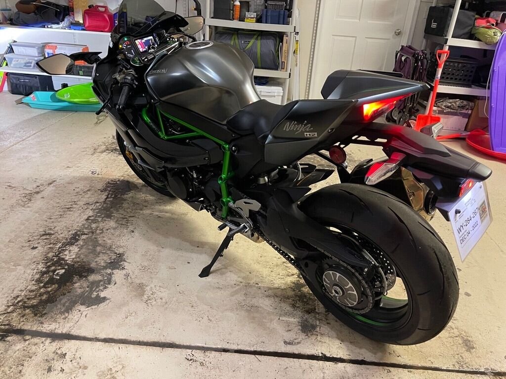 2021 Kawasaki H2 Carbon