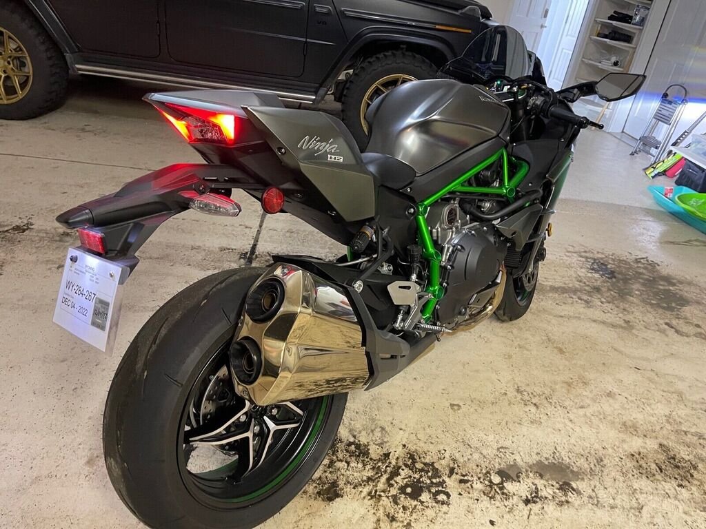 2021 Kawasaki H2 Carbon