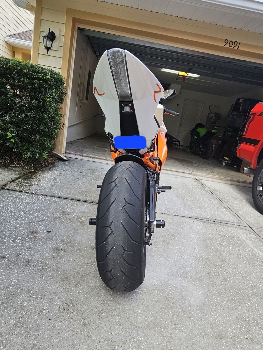 2015 KTM RC8R
