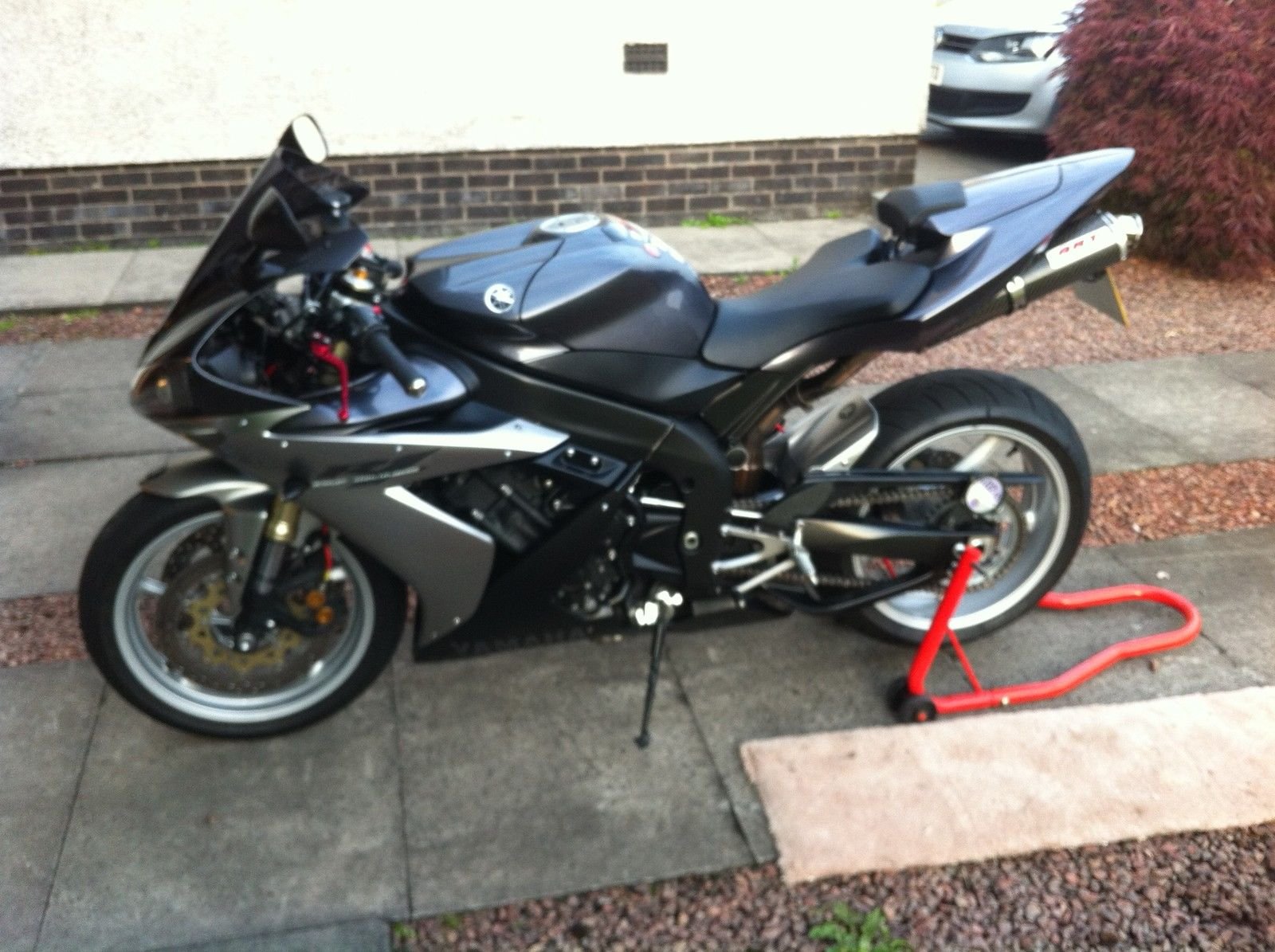 2004 Yamaha YZF R1 fantastic condition, rare colour, low miles