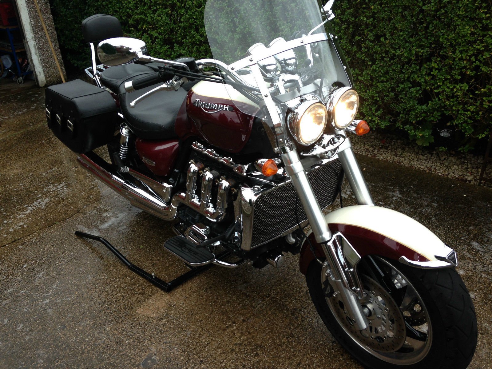 Triumph Rocket Classic in Red & White