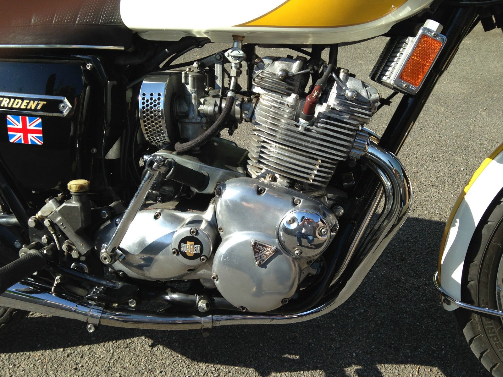 1976 Triumph Trident T160 in Yellow & White